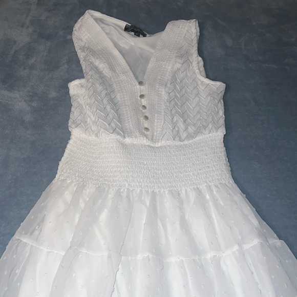 J Gee | Dresses | J Gee White Maxi Dress | Poshmark